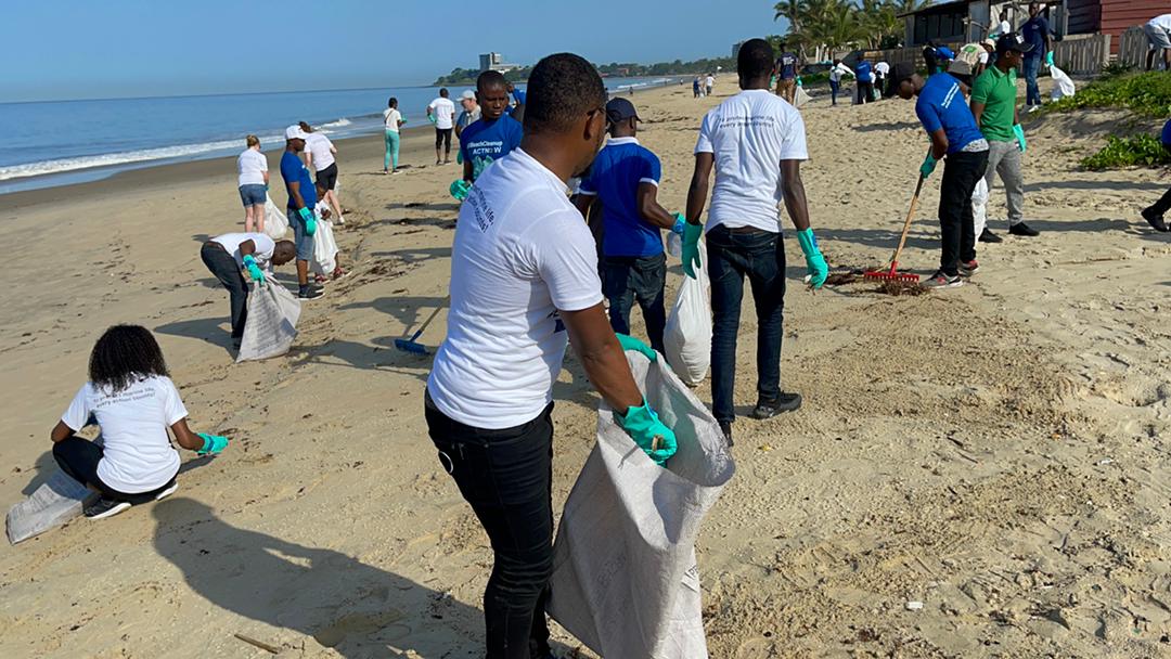 In pictures: 2021 EU Beach Clean-Up Exercise in Freetown! - SwitSalone