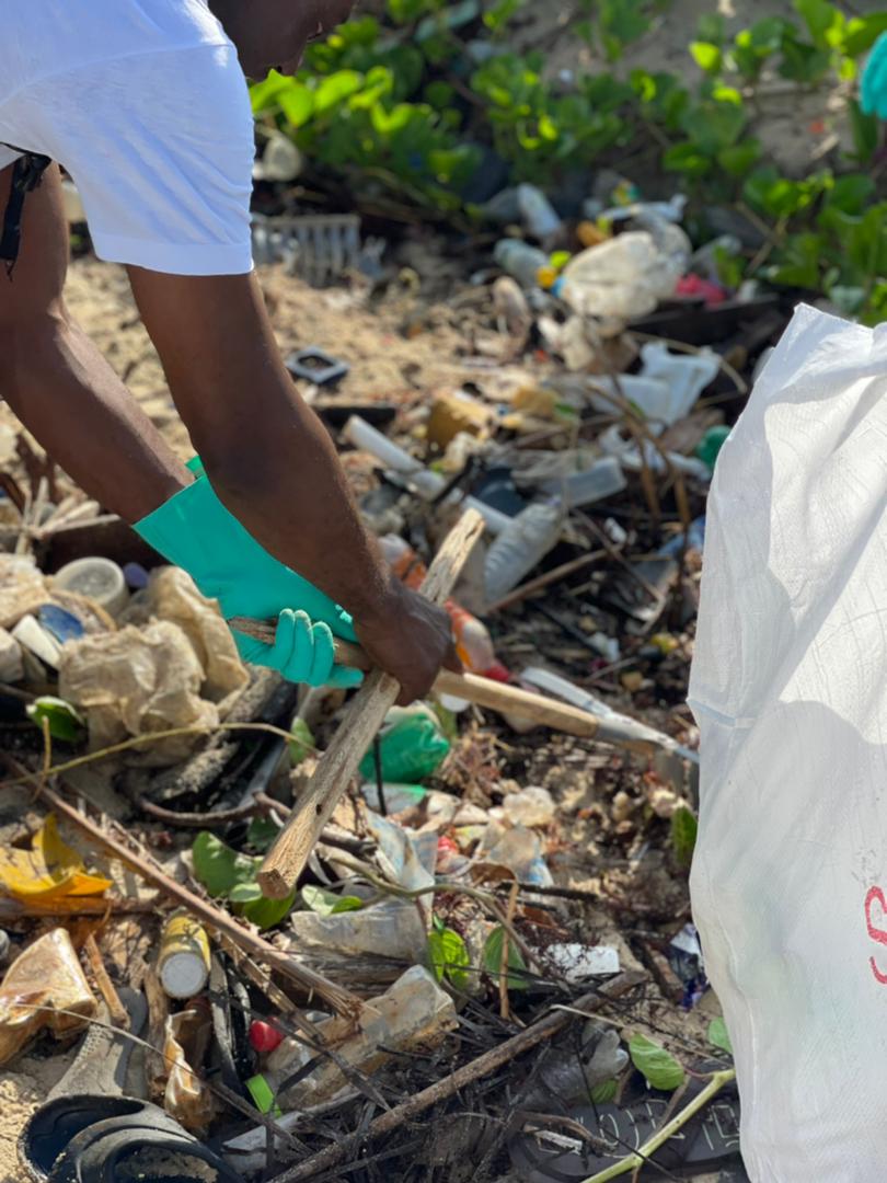 In pictures: 2021 EU Beach Clean-Up Exercise in Freetown! - SwitSalone
