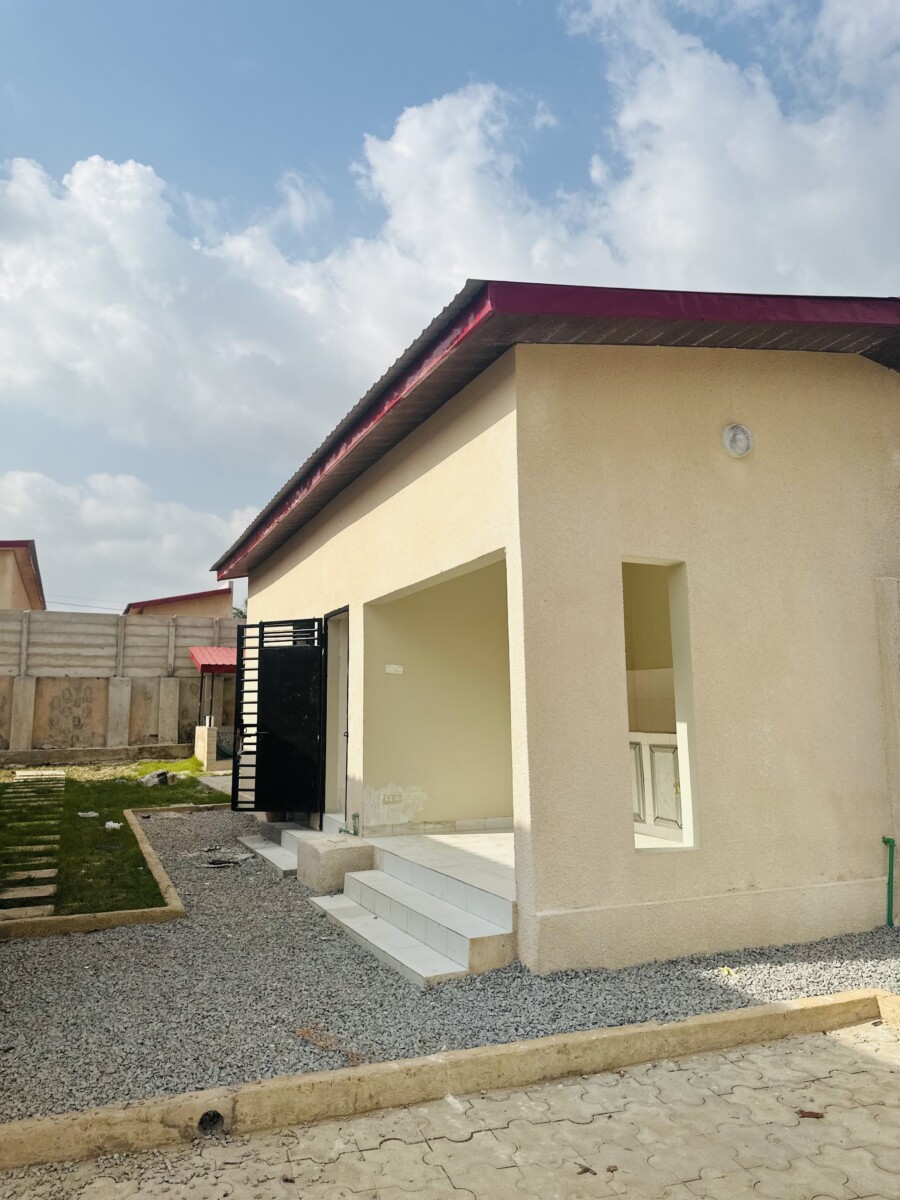 African-American Man Finds Easy Way To Build Homes in Africa - SwitSalone