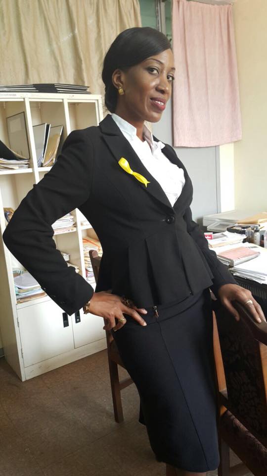 Women in Sierra Leone wear yellow in solidarity against ebola | SwitSalone